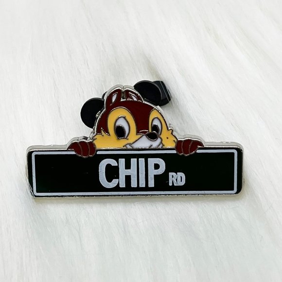 Disney | Jewelry | 525 Disney Chip N Dale Street Signs Chip Road Pin ...